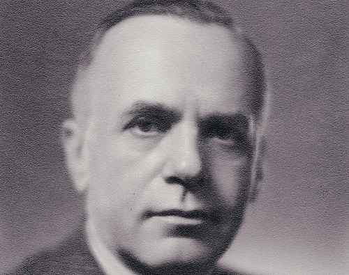 Mustafa Kruja: Esat Pashë Toptani