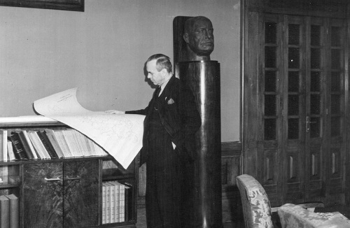 Trojet e Arbrit: Personaliteti shumëplanesh i Mustafa Merlika-Krujës