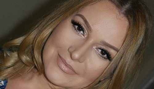 Albert Zholi: Flet kënëgtarja e mirënjohur çame Enkelejda Alushi Arifi